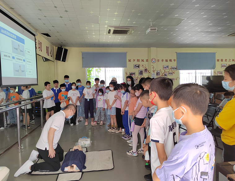 急救知识走进塘坑社区 提升施救自救能力_深圳新闻网